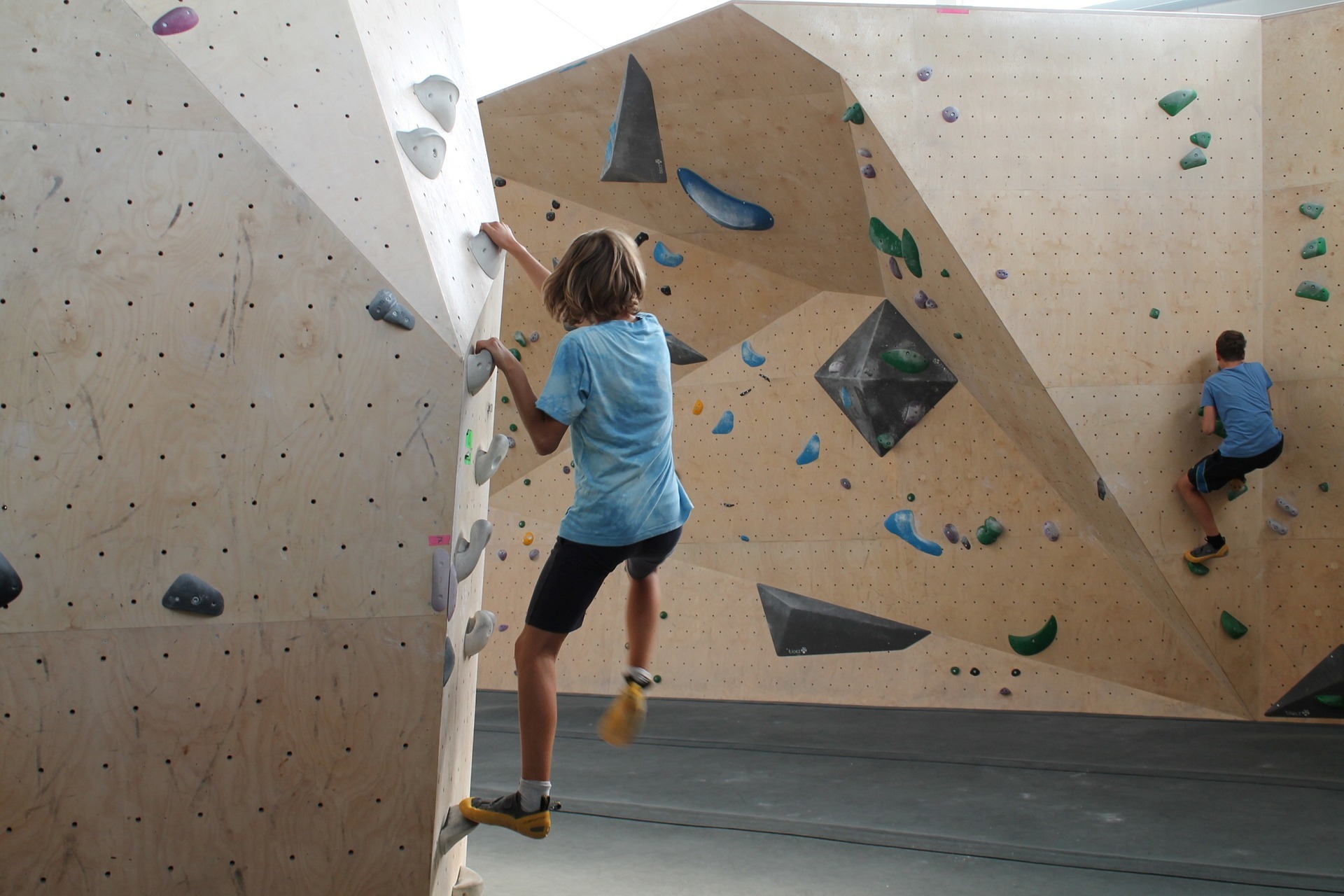 Bouldering Basics: Getting Started - Leisure Stacking